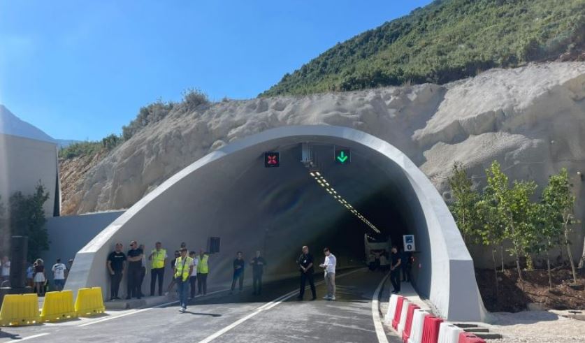 Tuneli i Llogarasë në Shqipëri do të mbyllet, kalimi veç përmes Qafës